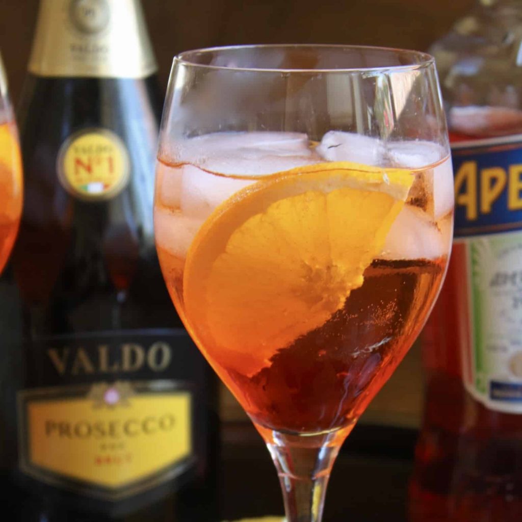 40 Fabulous Mocktails & Cocktails from Around the World