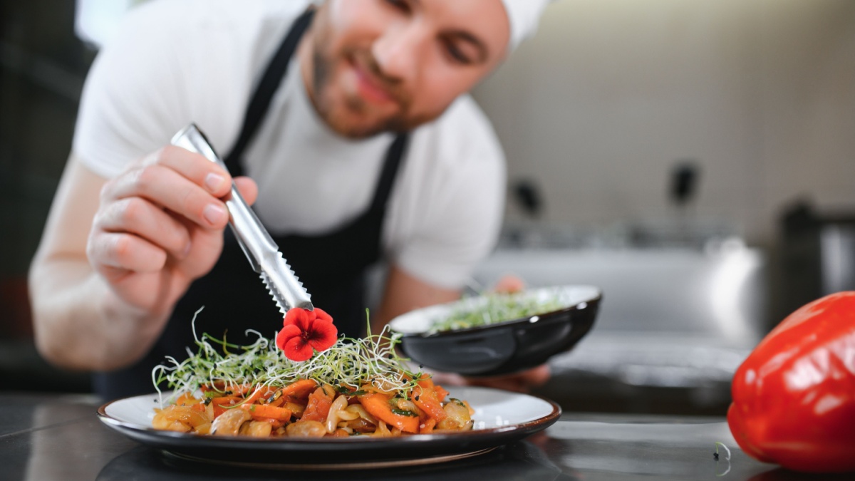 20 Pro-Approved Cooking Tips That Will Make You a Home Chef Extraordinaire