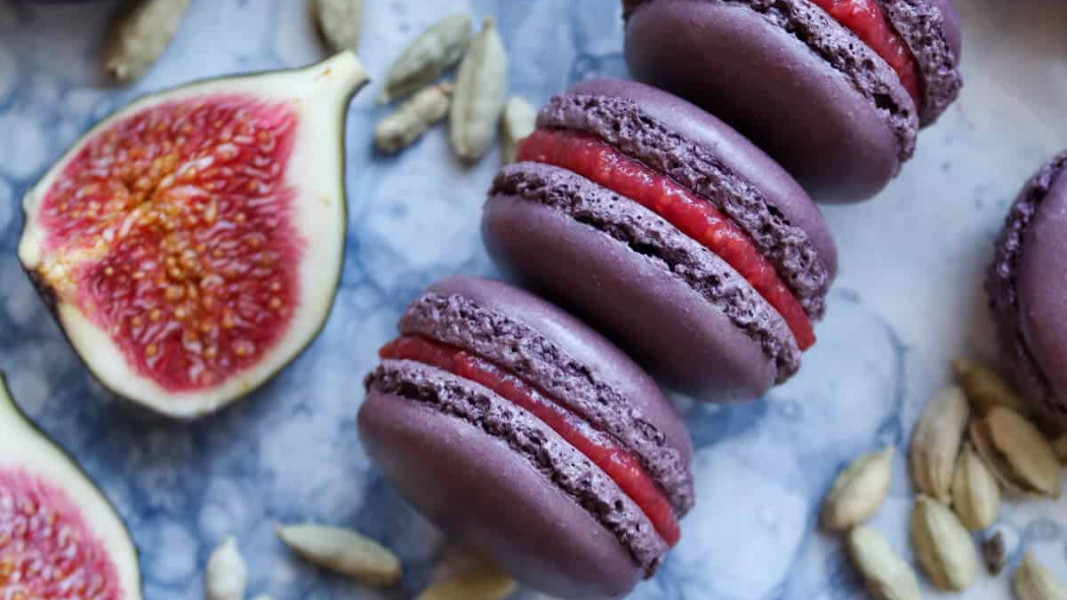13 Beautiful Macaron Recipes That Make a Perfect Gift for Your Valentine