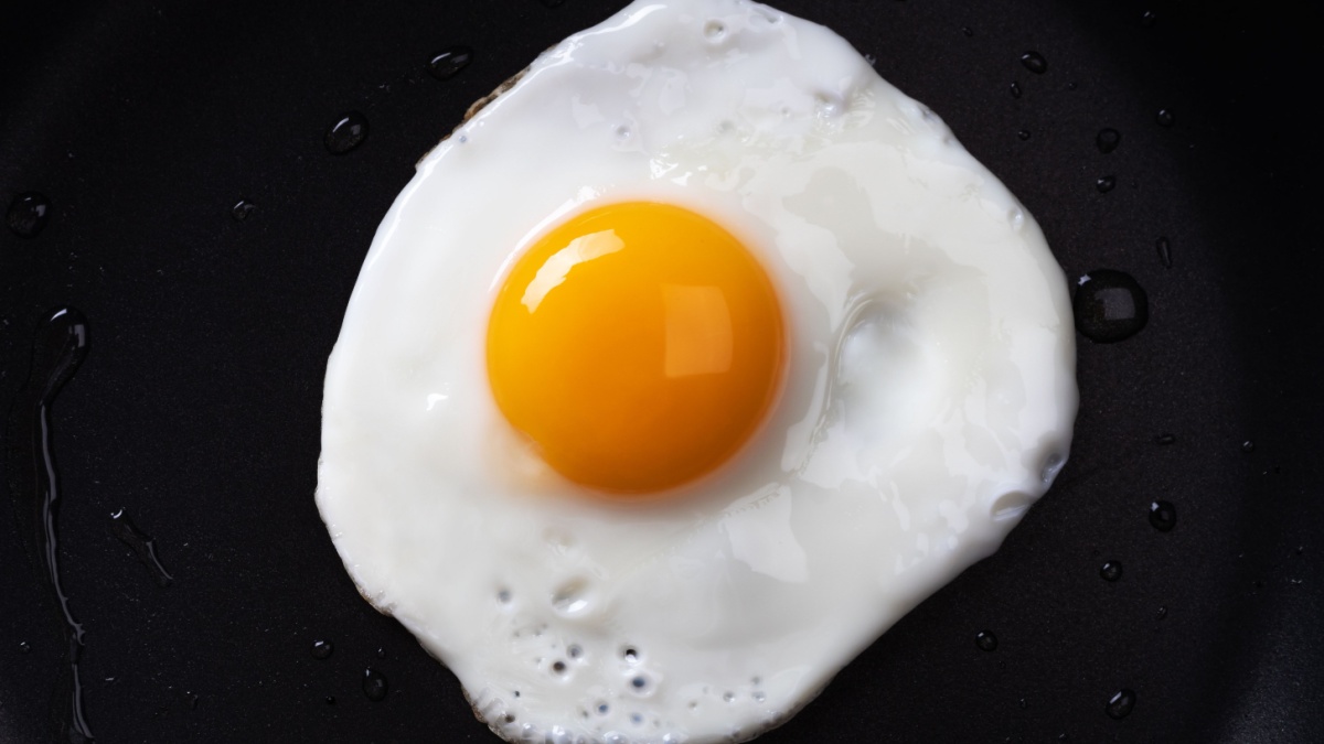 4 Superfoods You Should Eat Daily (Yes, Eggs Are One of Them!)