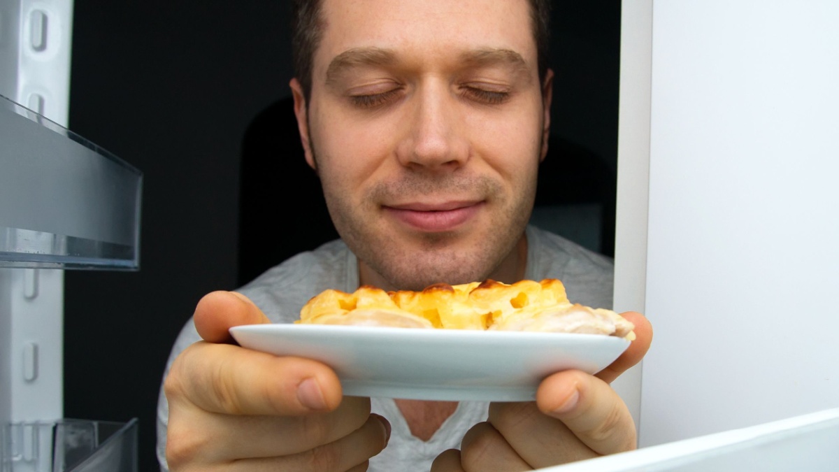 8 Healthy Nighttime Snacks That Are Satisfying and Sleep-Promoting