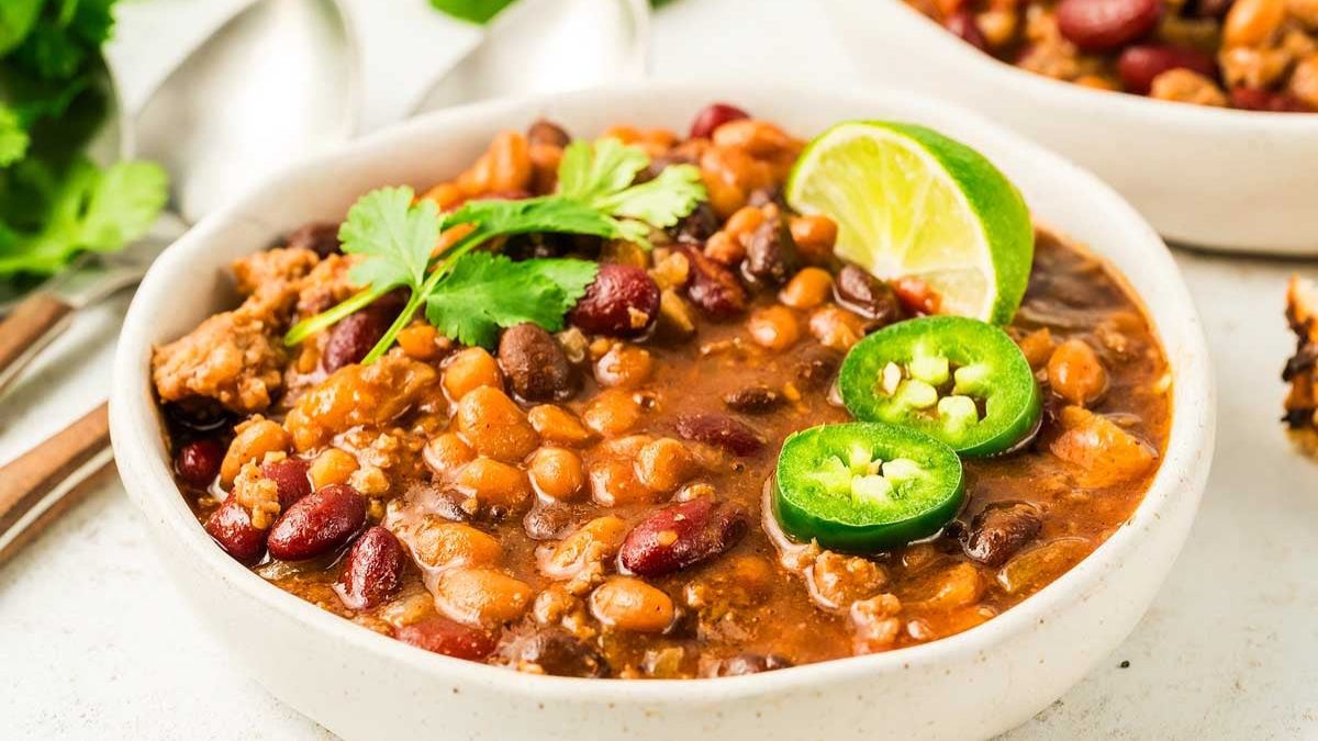 10 Dump-And-Dash Slow Cooker Dinners That Practically Cook Themselves