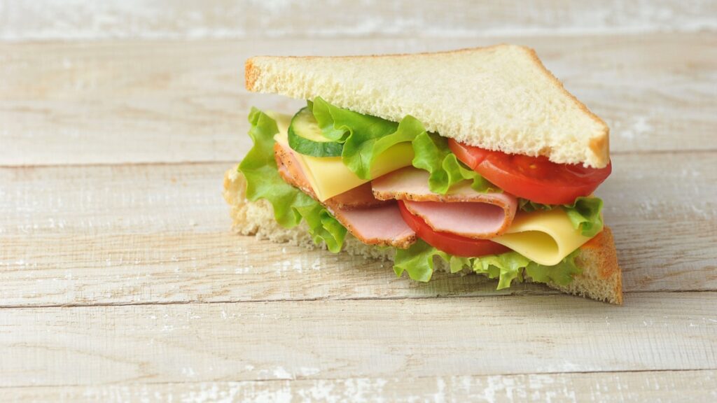 Can’t Resist White Bread? Here Are the 15 "Healthiest" Loaves to Buy