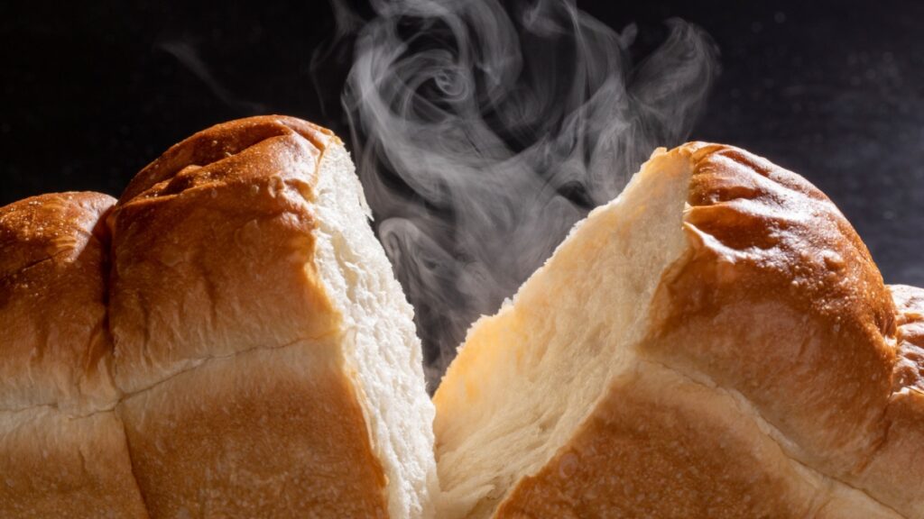 Can’t Resist White Bread? Here Are the 15 "Healthiest" Loaves to Buy