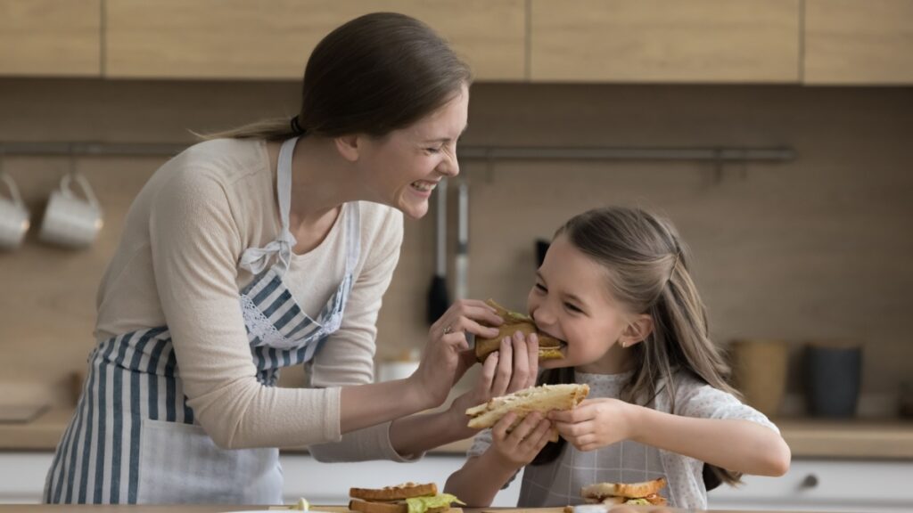 6 Ways to Encourage Your Kids to Try New Foods