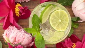 30 Summer Drinks to Enjoy by the Pool This Summer