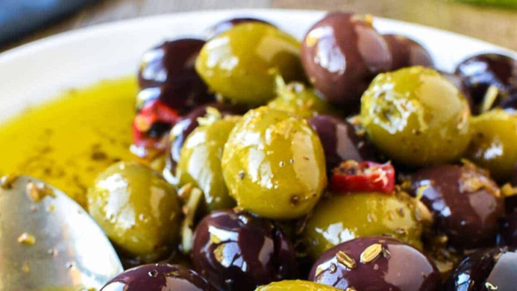 18 Mediterranean Diet Snacks That Keep Things Light and Delicious