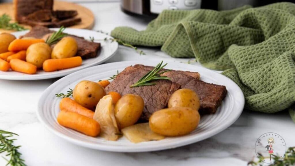 29 Slow Cooker Recipes to Make This Weekend