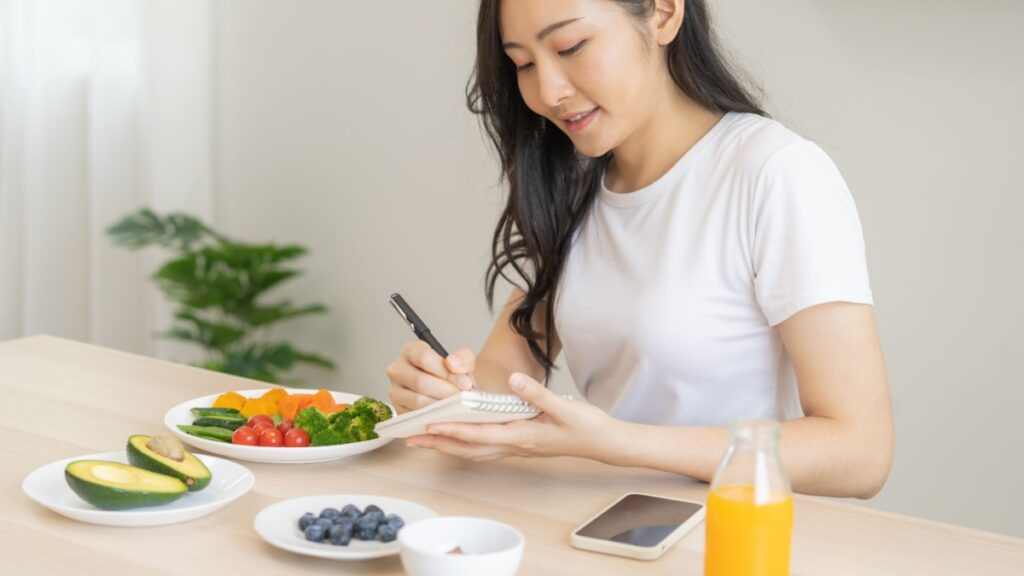 Avoid a Potluck Disaster With These 6 First-Time Hosting Tips