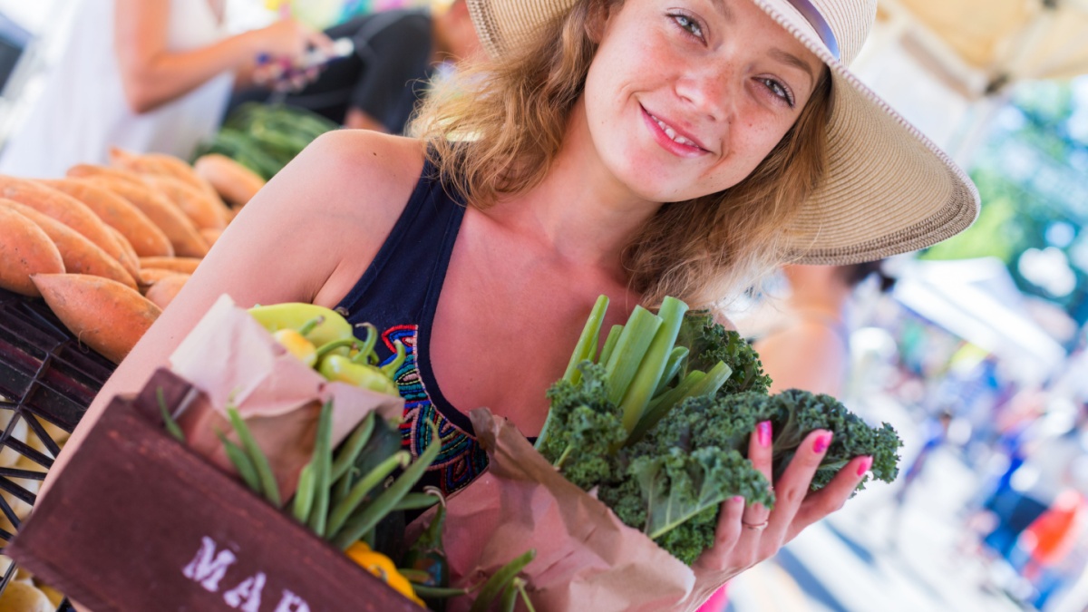 6 Benefits of Shopping at Your Local Farmer’s Market