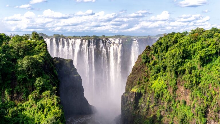 The 15 Most Beautiful Waterfalls in the World That Everyone Must See
