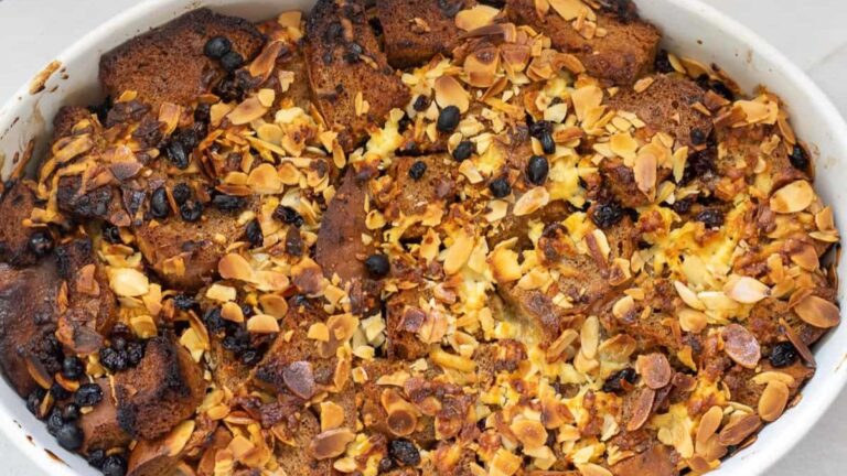 18 Lazy Yet Delicious One-Pan Desserts You Can Whip Up in No Time