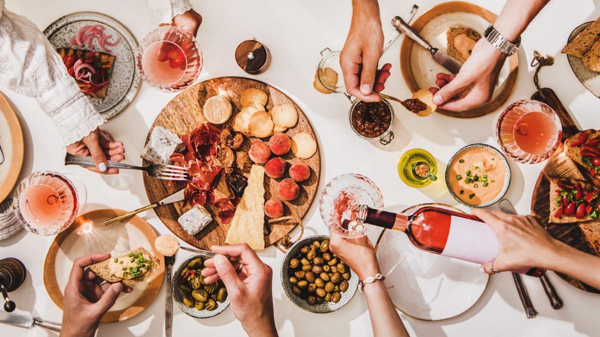 20 Cheap Easy Appetizers That Won’t Cost You a Fortune (But Will ...