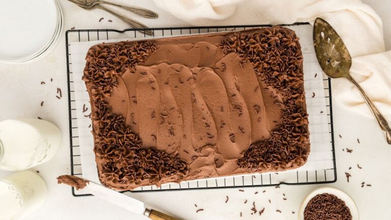 20 Easy 9x13 Dessert Recipes That Will Wow a Crowd