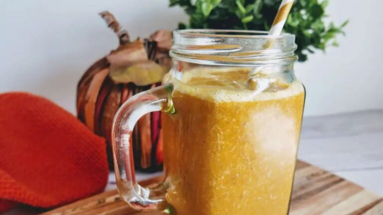 20 Smoothie Recipes That Are Perfect for Breakfast