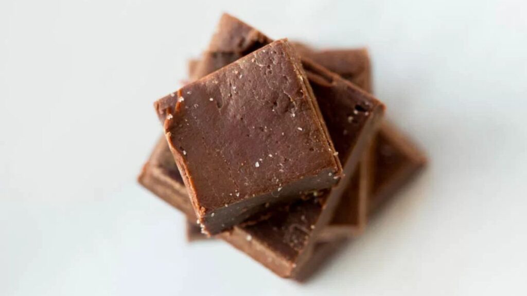 14 Easy Dessert Recipes You Can Make With Just 5 Ingredients or Less